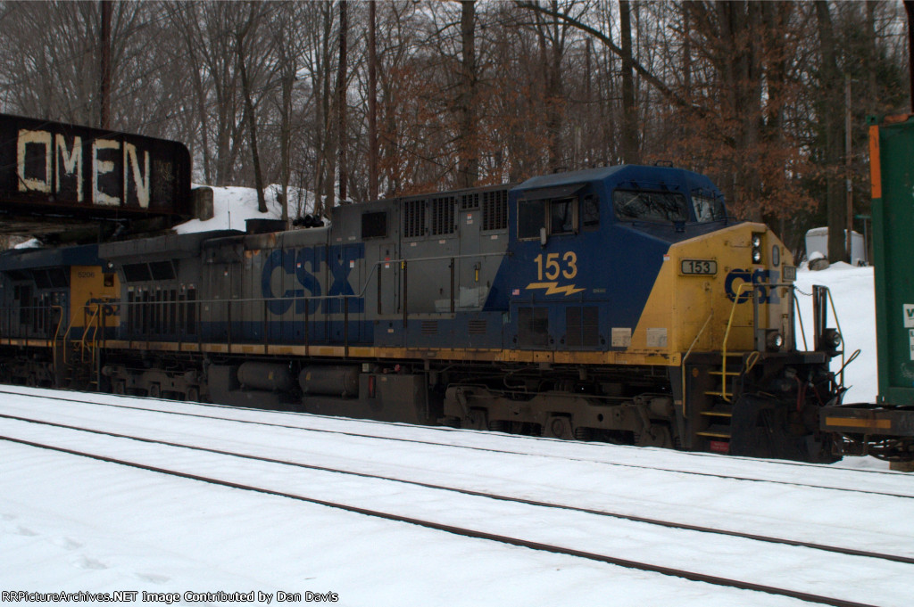 CSX AC44CW 153 trails on Q702-14